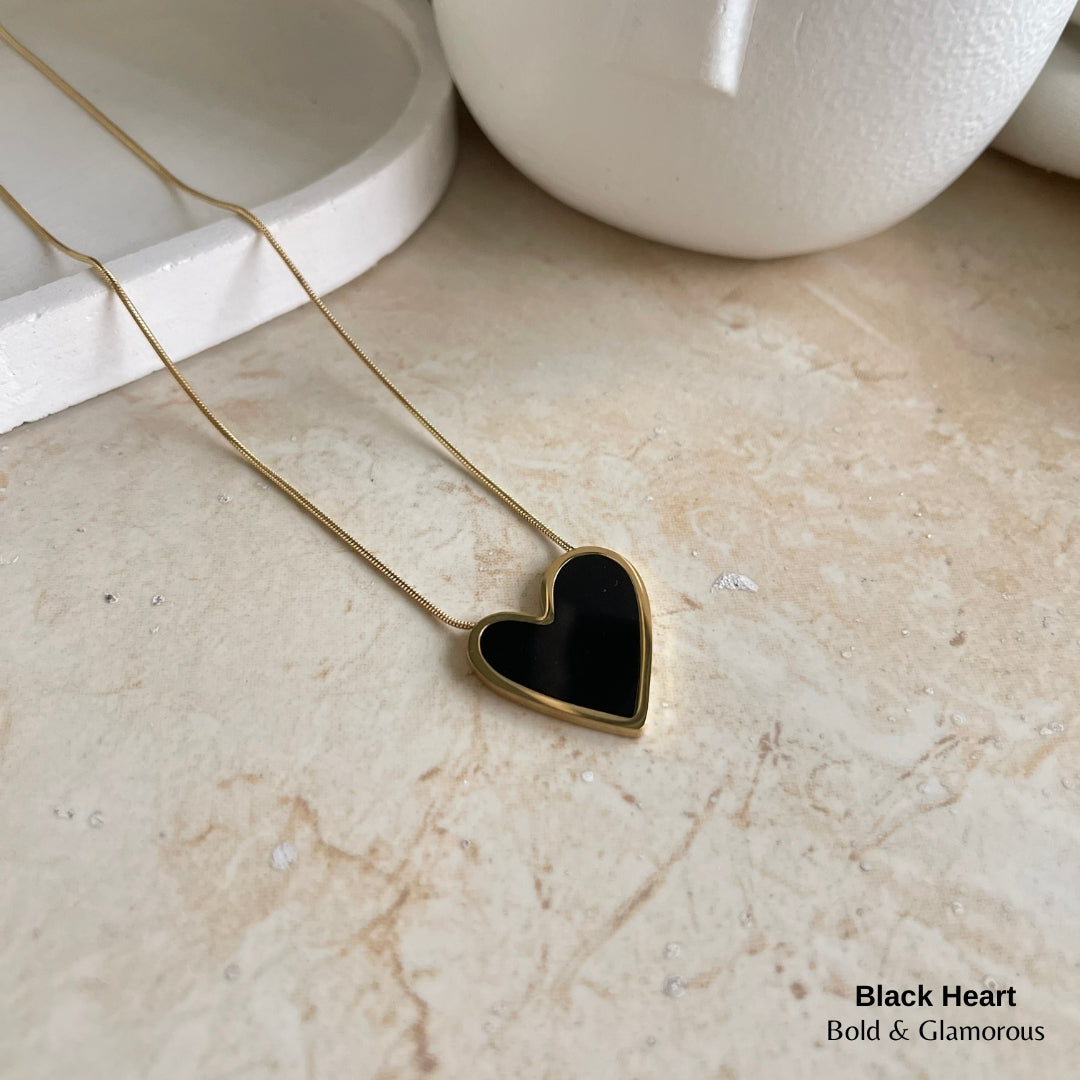 Necklace | SN187 | Black Heart – Bold & Glamorous